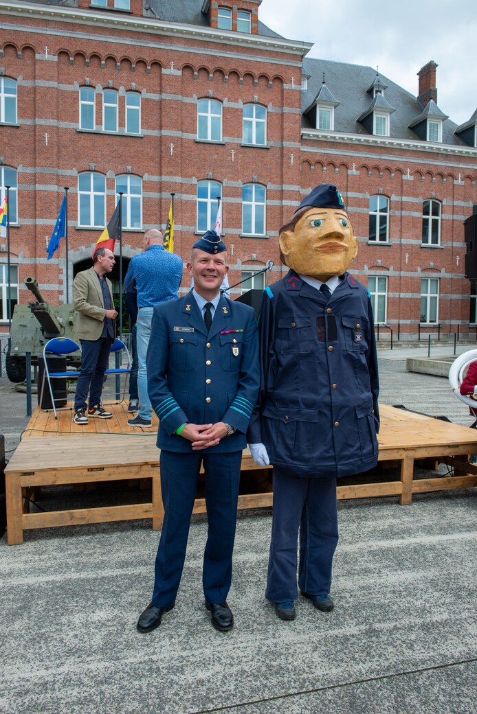 KIJK. Reuzenfamilie verwelkomt Fredje Cadetje: “Hij wordt gedragen door ...