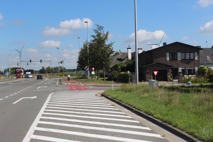 Kruispunt Brugsesteenweg met Ring gaat bijna definitief dicht | Eeklo ...