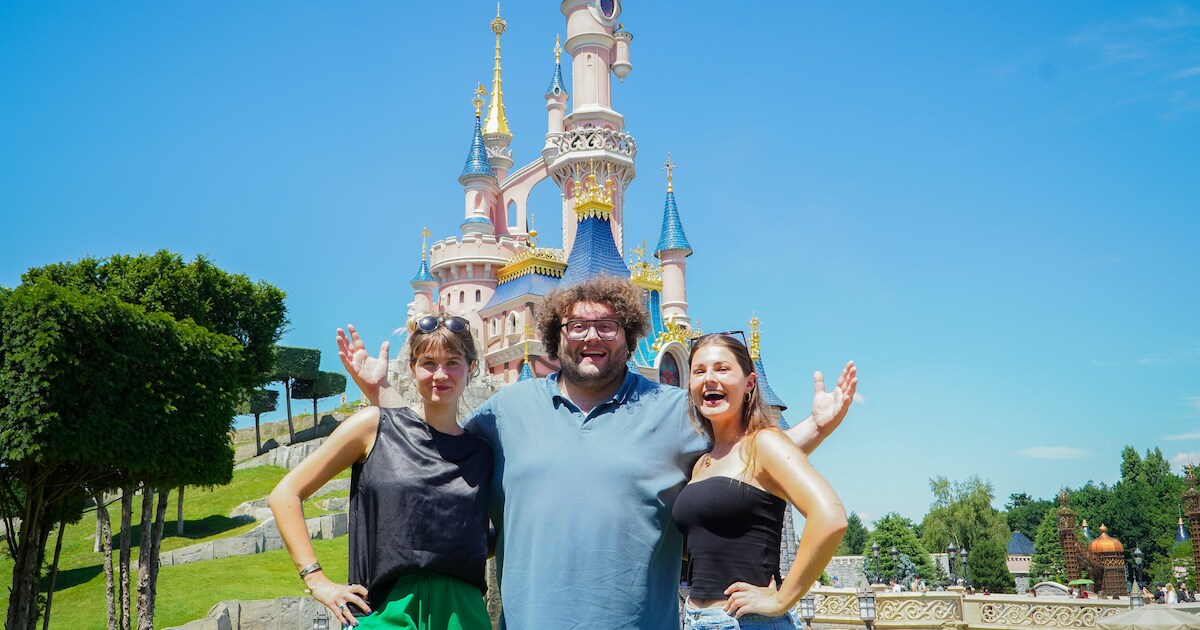 IN BEELD. MNM-dj’s zingen de zomer op gang in Disneyland Paris ...