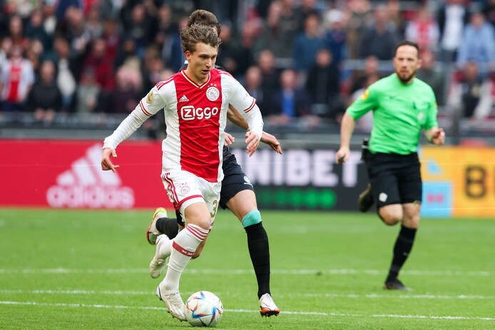 “Mika is iemand die zijn tegenstrevers uitdaagt, dribbelt en ook ...