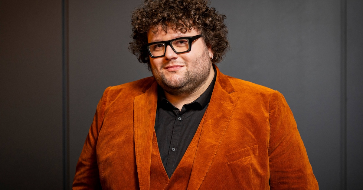 Voetenfobie speelt Manu Van Acker parten in ‘Een echte job’: “Ik vind dat gewoon heel vies” | TV ...