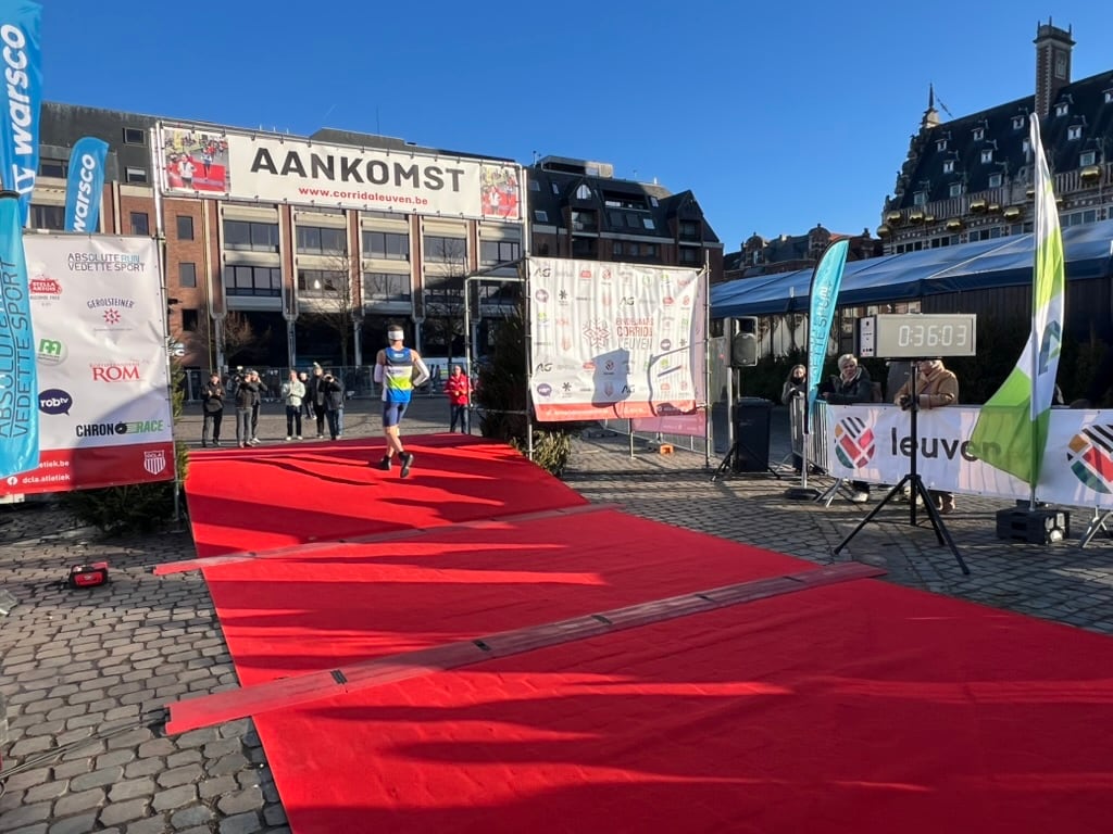 Sportievelingen genieten van eindejaarscorrida Leuven : “Die supporters ...
