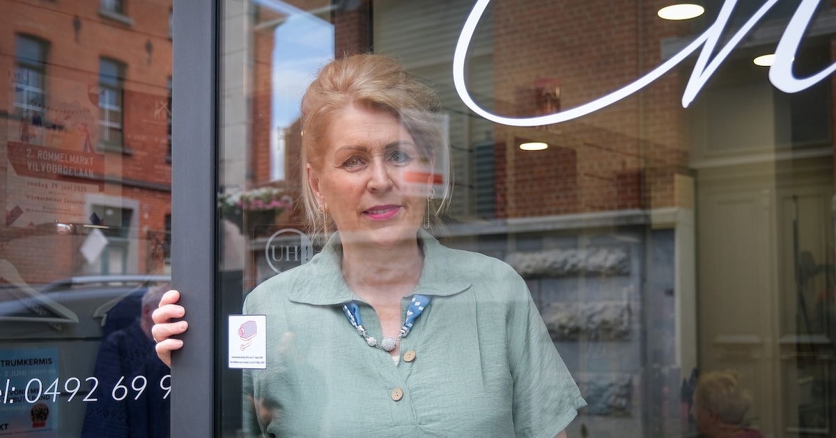 Christel (59) opnieuw slachtoffer van brutale inbraak in haar kapsalon ...