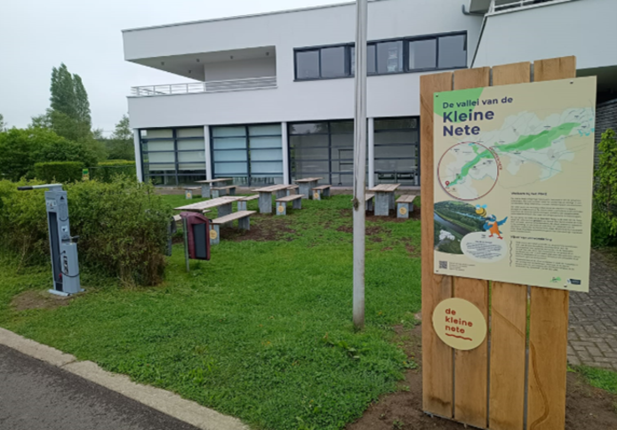 PIME opent picknickweide met waterdoorlatend grindgazon en eikenhouten ...