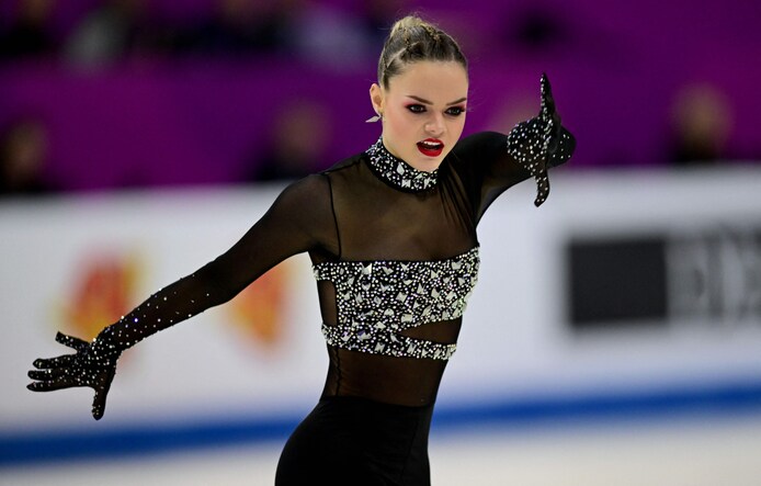 Loena Hendrickx ‘starstruck’ bij het zien van haar dartsidool Gerwyn ...