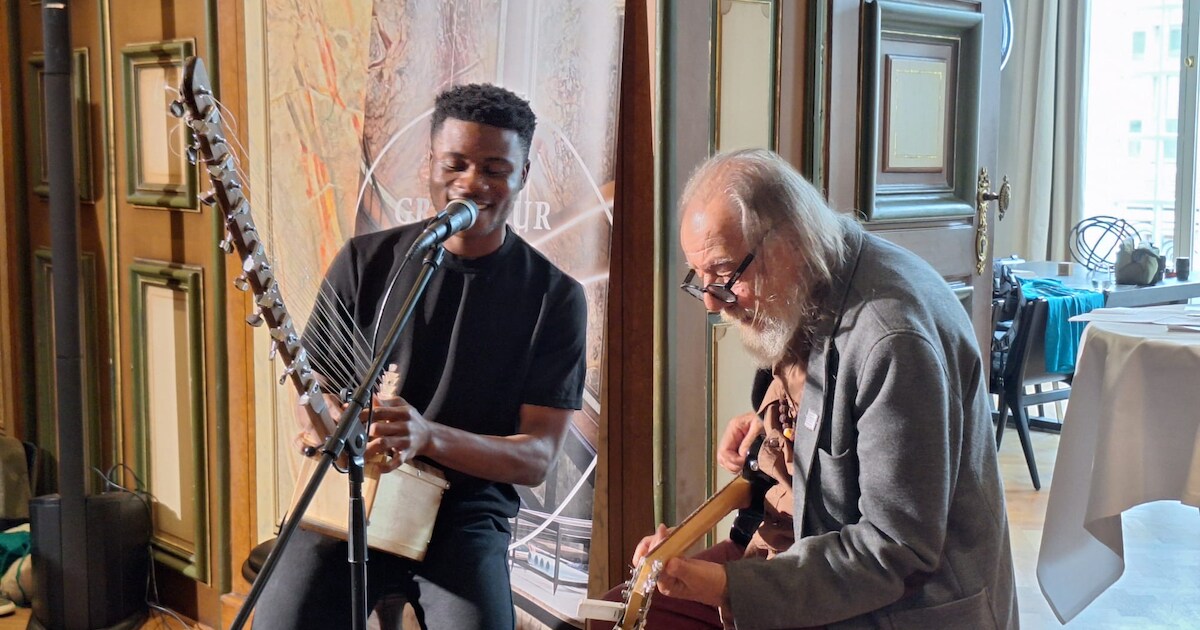 80 jaar Roland óp zijn verjaardag en throwback naar iconische ...