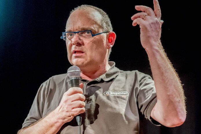 Stand-upcomedian Raf Coppens met nieuwe show ‘Eet’ in CC De Plomblom ...