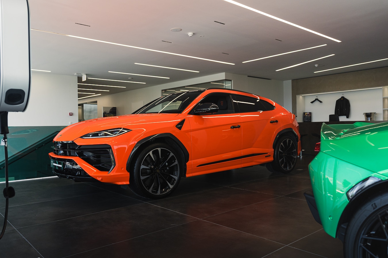Waar anders dan in Knokke-Heist? Lamborghini opent derde showroom in ...