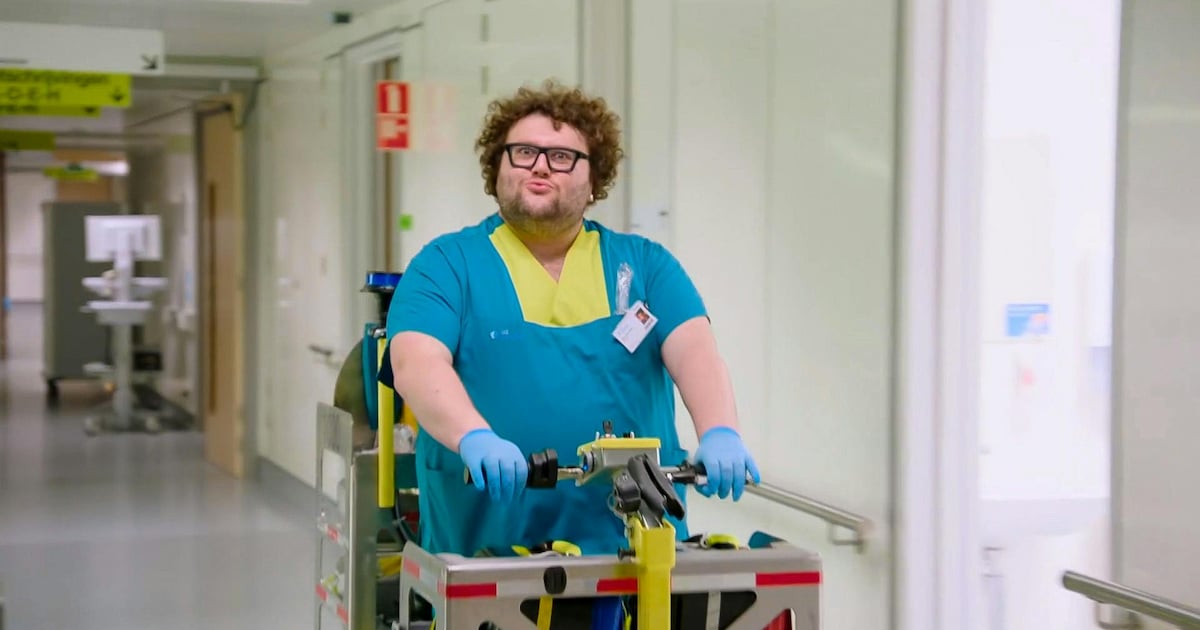 Manu Van Acker beleeft droom in ‘Een echte job’ en scheurt zonder ...