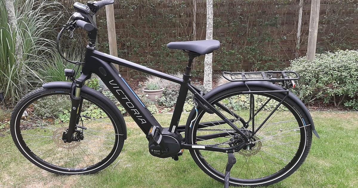 Elektrische fiets gestolen onder neus van eigenaars: “Meneer, u bent ...