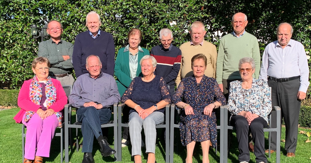 75-jarigen uit Elverdinge komen samen in feestzaal De Lissewal ...