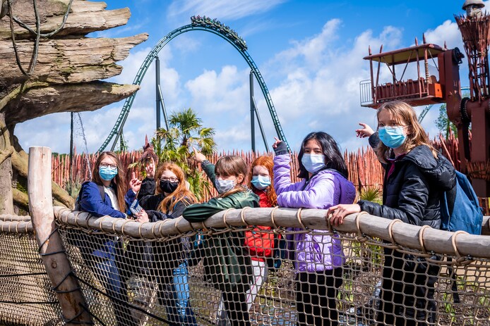 REPORTAGE. Wij gingen mee met 3.000 leerlingen naar Walibi: “Onze ...