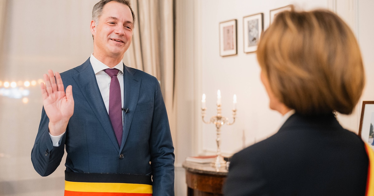 Alexander De Croo (Open Vld) legt eed af als burgemeester van Brakel ...