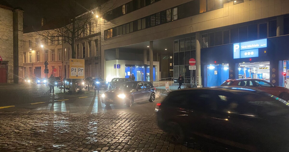 Grote opkomst voor Lichtfestival, fly-over afgesloten richting centrum ...