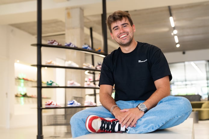 Bekende dj opent sneakershop in Schilde: “Die beide passies zijn altijd ...