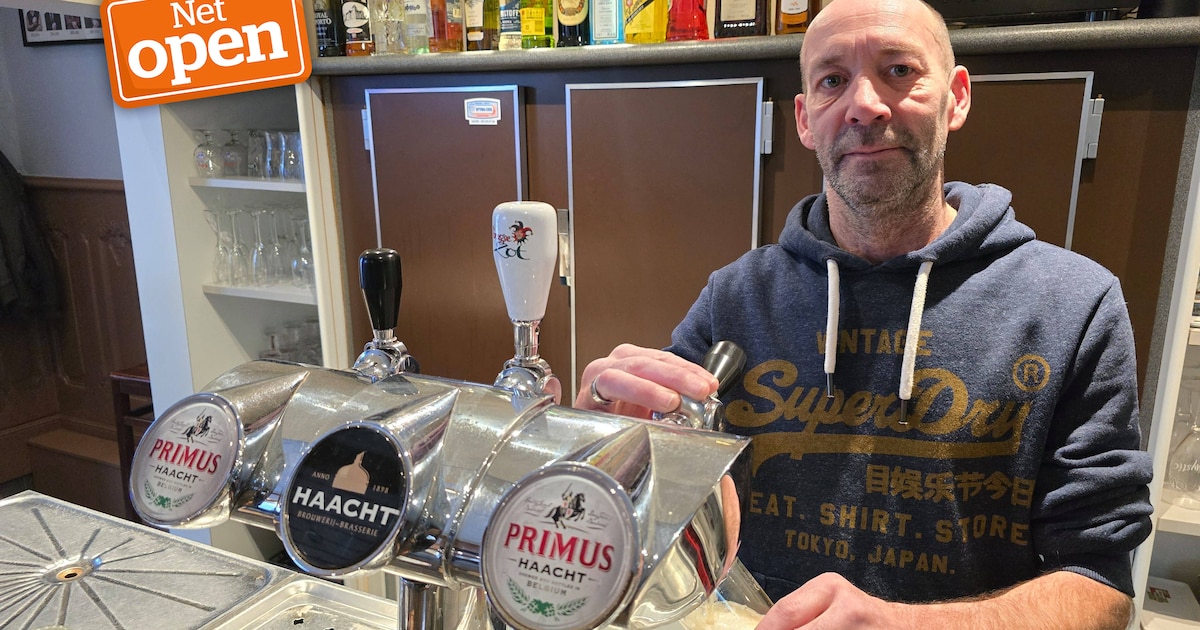 NET OPEN. Peter (54) tapt voortaan de pintjes in café Sportman in ...