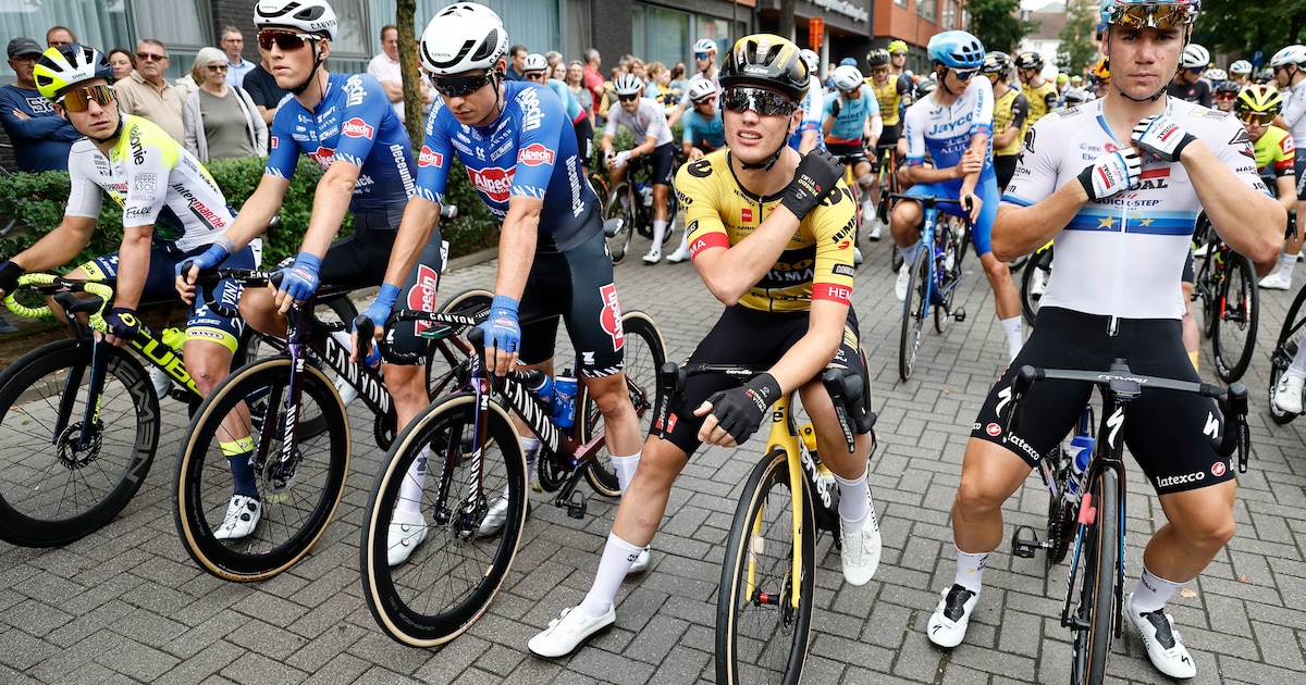 Siebe Roesems ziet kopman Jasper Philipsen Gooikse Pijl winnen ...