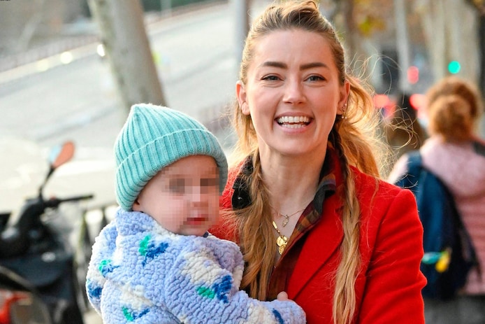 Amber Heard koos na rechtszaak tegen Johnny Depp voor nieuw leven in ...
