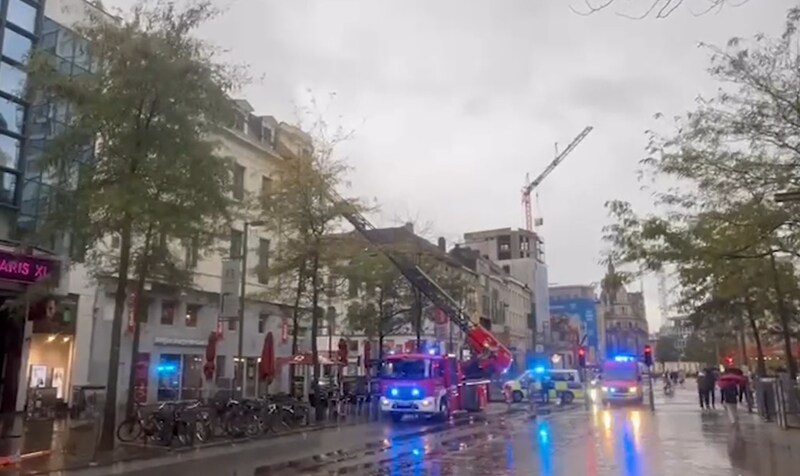 Standbeeld in Jubelpark Brussel dreigt om te vallen door rukwinden - in ...