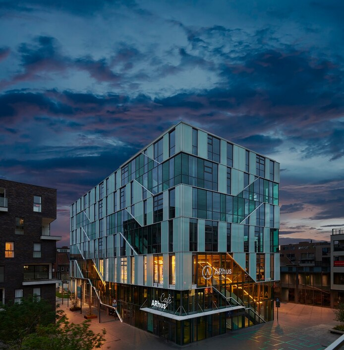 Tijdelijke stek stadsdiensten in ARhus wordt opnieuw conferentieruimte | Roeselare | hln.be