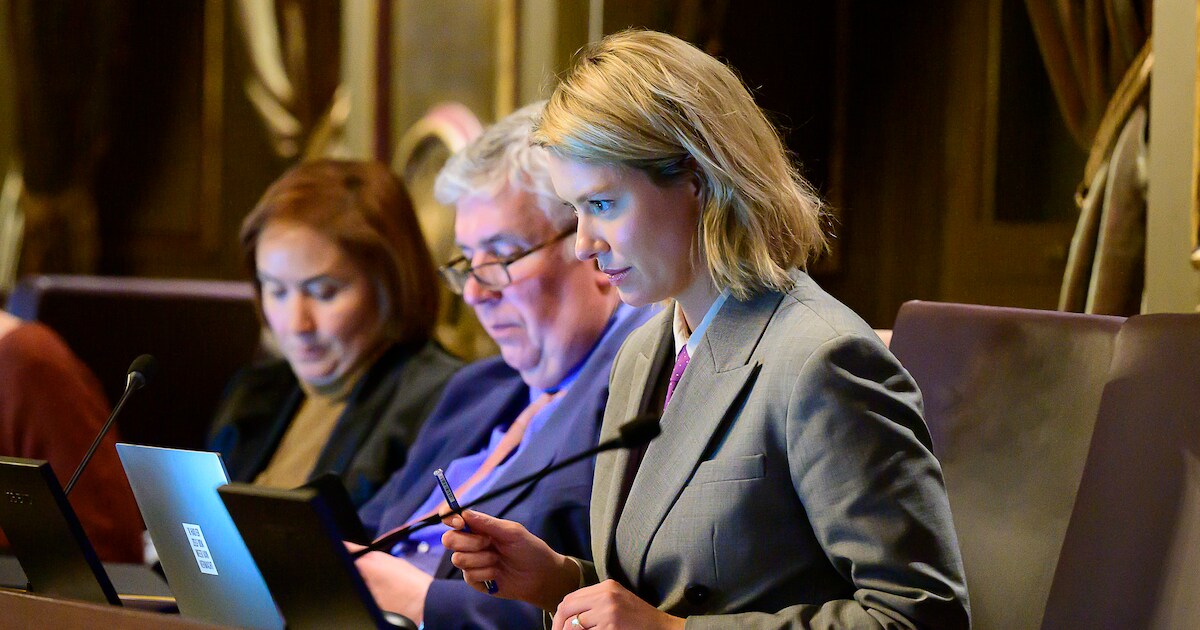 Schepen Els van Doesburg (N-VA) reageert op phishing-aanval bij ...