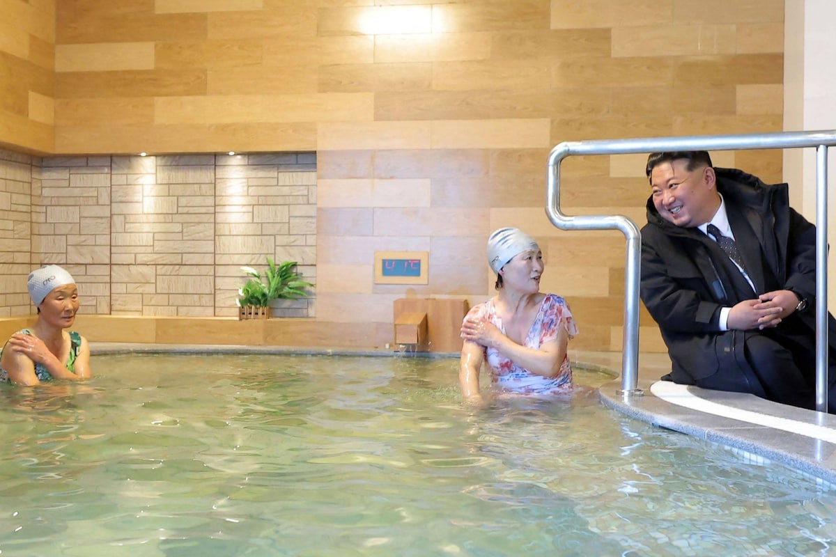 Opvallende beelden: Kim Jong-un woont opening grootste spa van Noord ...