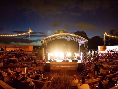 Campo Solar herbouwt iconisch amfitheater voor tiende verjaardag ...