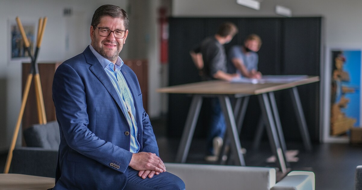 United Experts neemt nieuwe bedrijfsruimte in gebruik op voormalige L&H ...