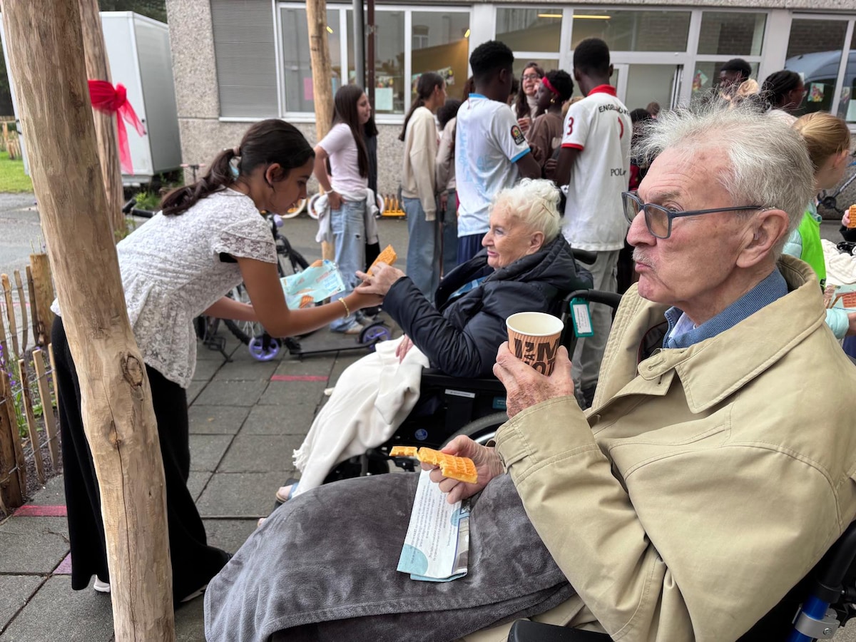 “Hier kijken ze elk jaar naar uit”: bewoners van residentie Sara ...