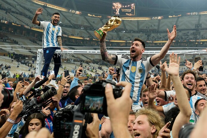 Plots tilde Messi een valse trofee op: dit is de straffe WK-anekdote ...