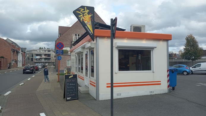 Diony (26) en Sheila (41) openen deuren Basic Frit: “Een gratis ...