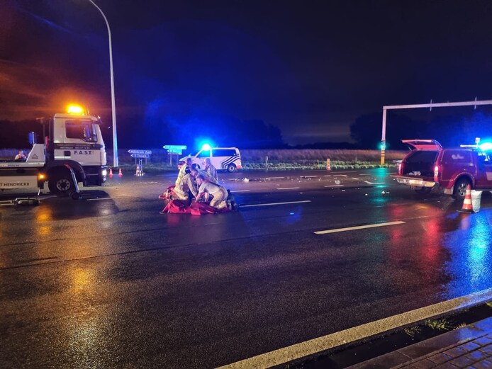 Motorrijder zwaargewond na botsing met auto op A12 | Puurs-Sint-Amands | hln.be
