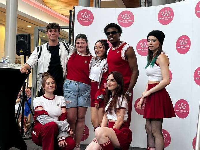 Signeersessie No Direction en Liam van Milo brengt 350 fans op de been ...