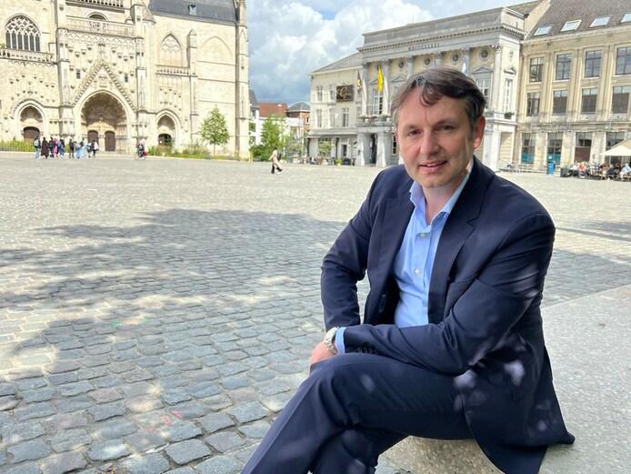 Jonathan Holslag (Durf) doet met eerste deelname Tiense politiek op ...