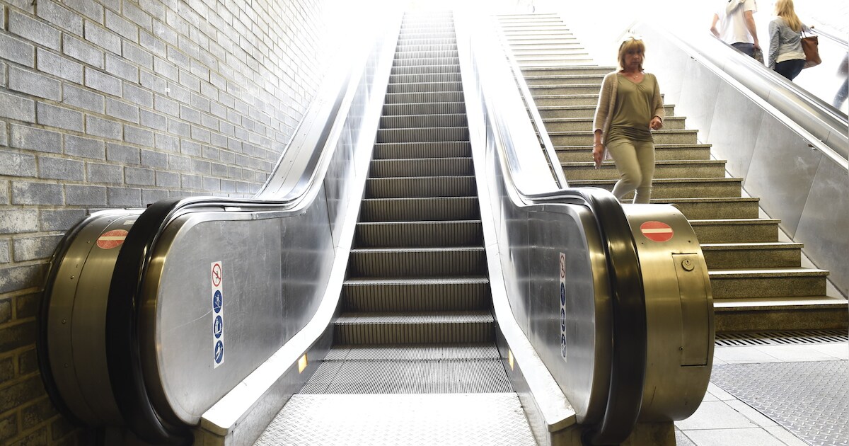 Al drie roltrappen gesloten | Antwerpen | HLN.be