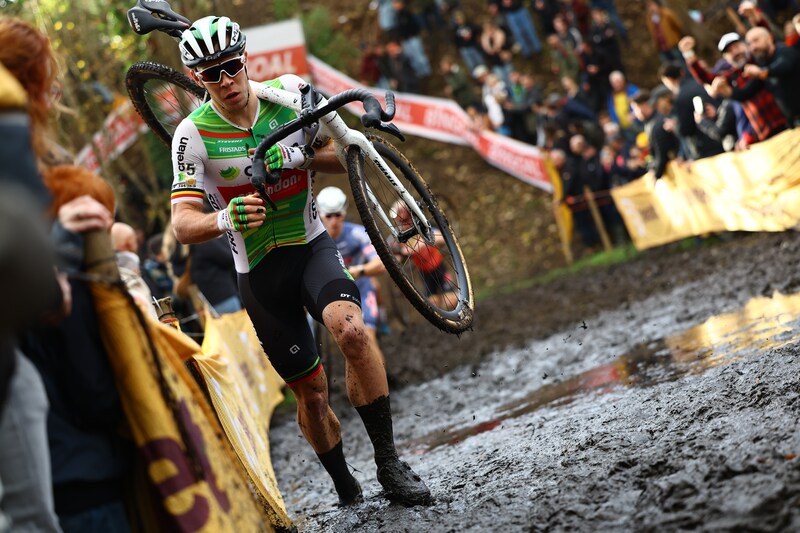 “De manier waarop doet veel deugd”: ontketende Laurens Sweeck knalt ...