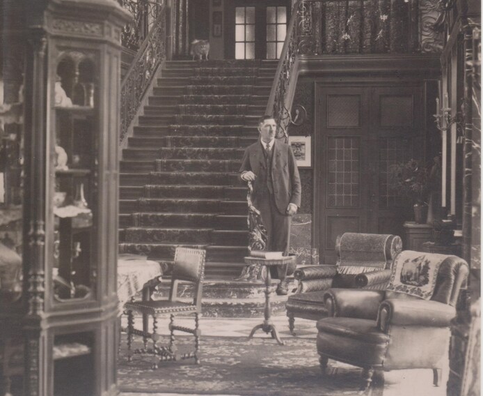 Monumentale olifantenslagtanden gestolen uit Ravenhof: “Die ivoren boog ...