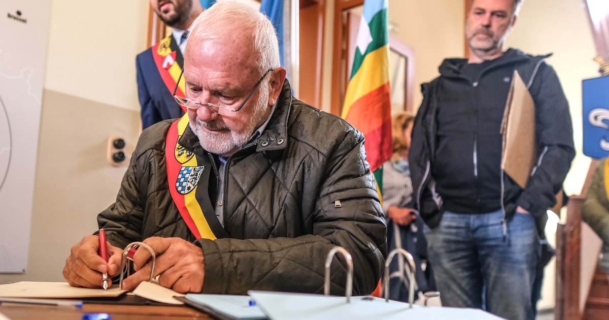 “Kinderen sterven en niemand luistert”: burgemeester Sandy Evrard uit ...