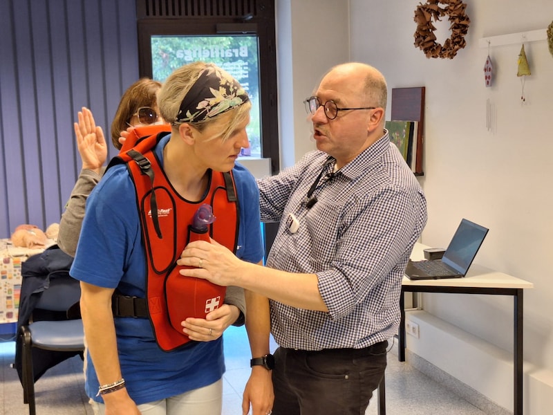 Zele organiseert gratis EHBO-lessen voor inwoners | Regio | HLN.be