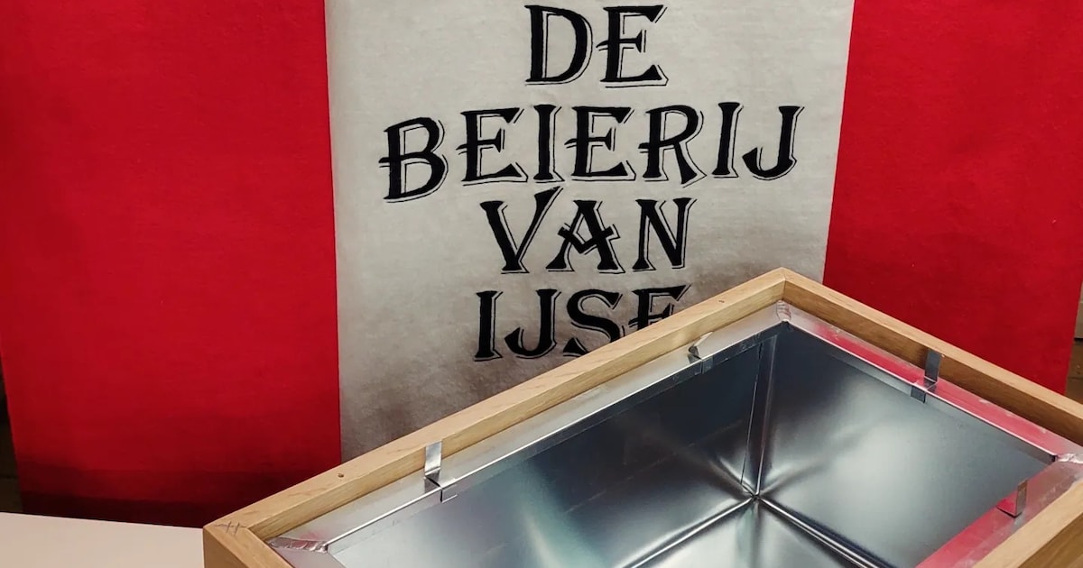 Heemkring begraaft tijdcapsule met hedendaagse spullen en foto’s om die ...