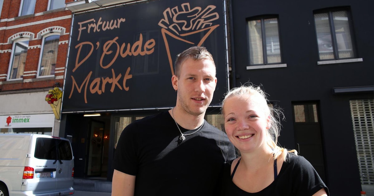 Margaux en Kenny bakken voortaan de frietjes in d'Oude Markt | Waregem ...