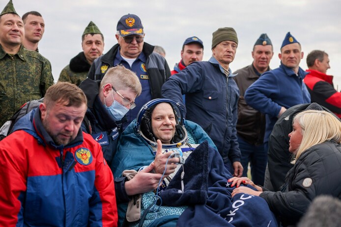Oudste actieve NASA-astronaut keert op zeventigste verjaardag terug ...