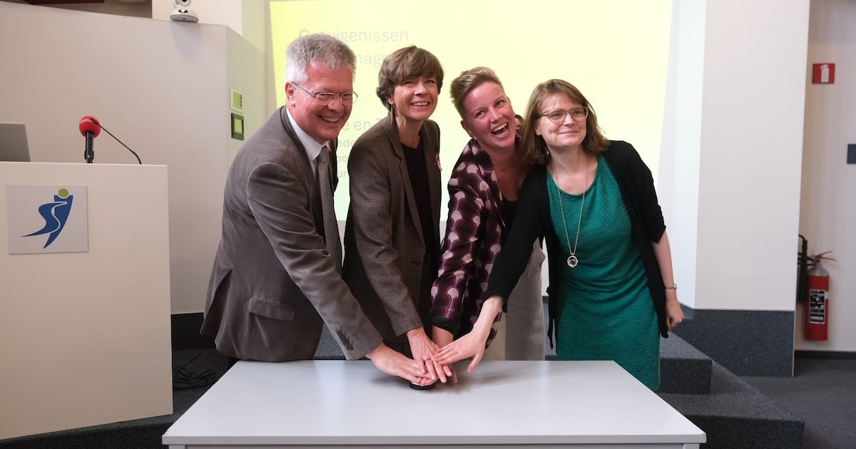 “In ziekenhuizen is taal soms een kwestie van leven of dood”: minister Van Achter en Kliniek ...