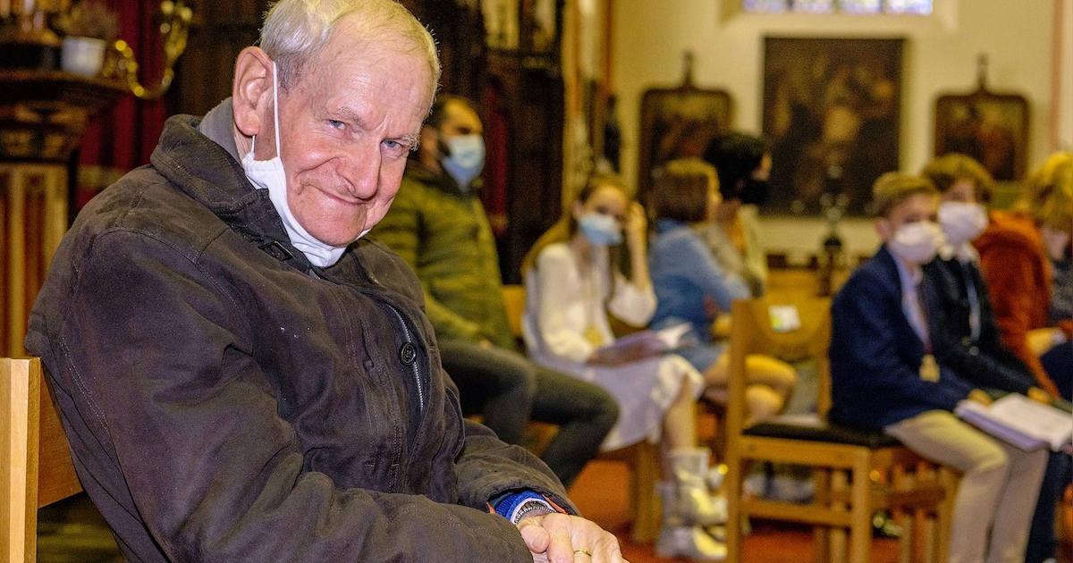 Romain Maes, straatventer die 62 jaar koster was in Sint-Tillokerk ...