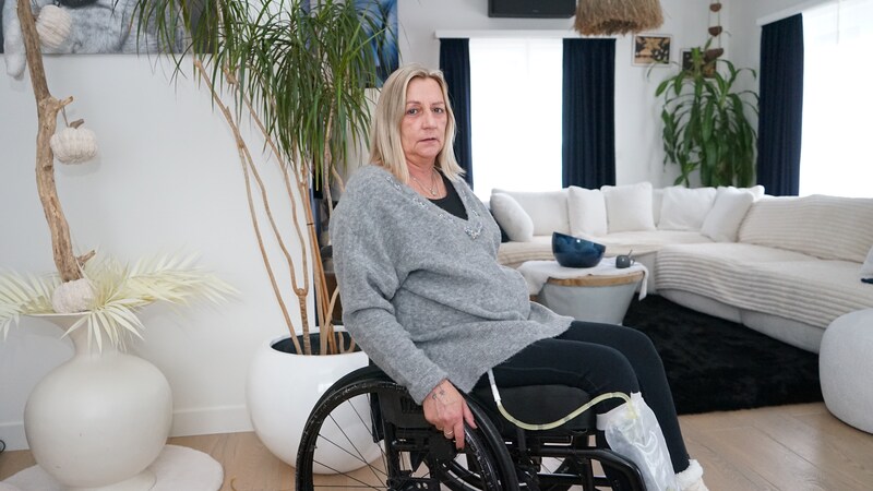 Sandra (53) wacht tien jaar na grove medische blunder nog steeds op ...