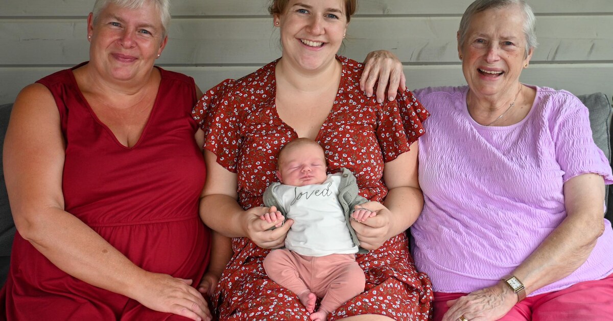 Sofie zorgt voor eerste (achter)(klein)kind en viergeslacht | Lede | HLN.be