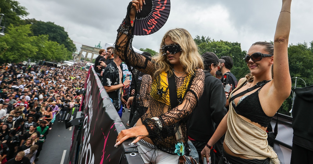 Dertien mensen in levensgevaar na technoparade in Berlijn: “Niet ...