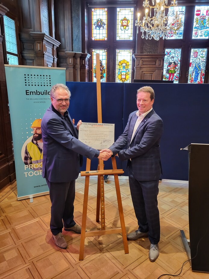 Stad Antwerpen en bouwfederatie maken afspraken over veiliger ...