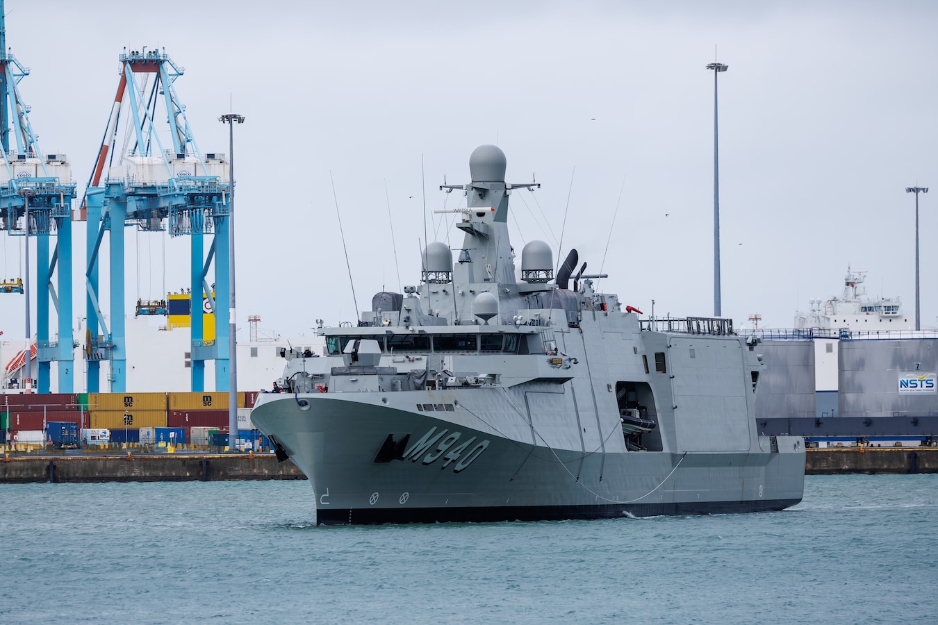 Groot feest voor doop van mijnenjager M940 in Oostende | Foto | hln.be