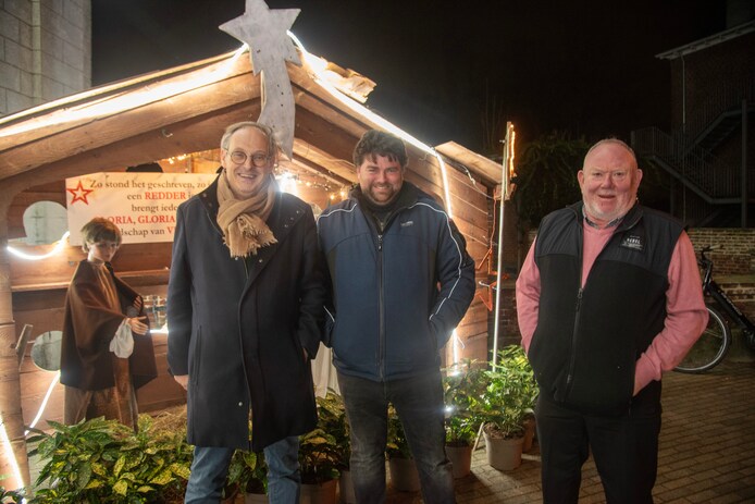4.000 lampjes in 15 meter hoge kerstboom sieren Sint-Annakerk ...